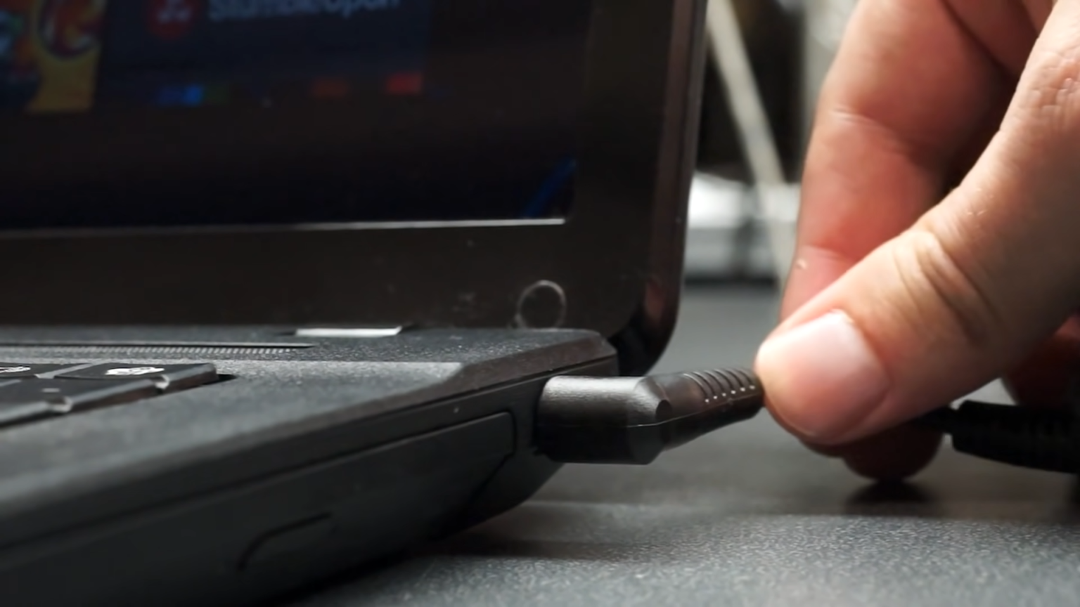 Batterie de mon PC Portable qui ne se charge plus : Les Solutions - AzertyTech